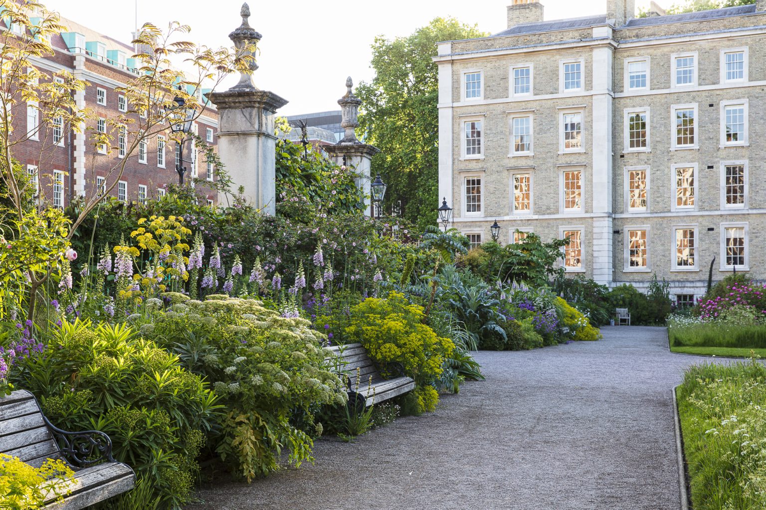 Doddington Place Gardens - » The Gardens of the Inner Middle Temple ...